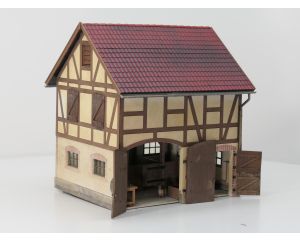 POLA 331727 Stallung gebouwd model, met verlichting | grootspoor.com
