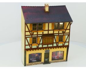 POLA 331770 Reliefhaus, Gebouwd model Met int. Verlichting | grootspoor.com
