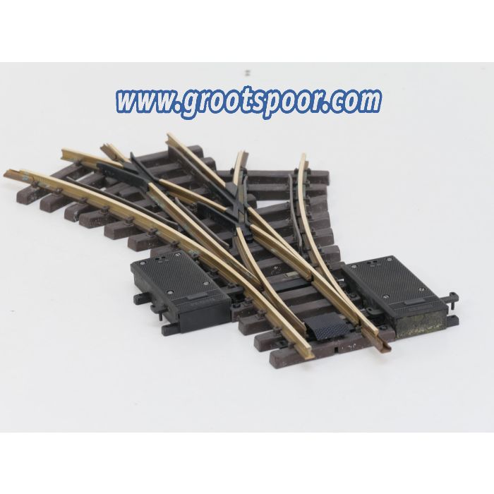 LGB 12360 Elektrische Dreiwegweiche, R1, 30 Grad | grootspoor.com
