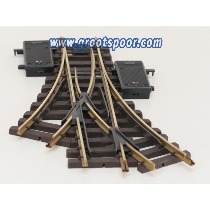 LGB 12360 Elektrische Dreiwegweiche, R1, 30 Grad | grootspoor.com